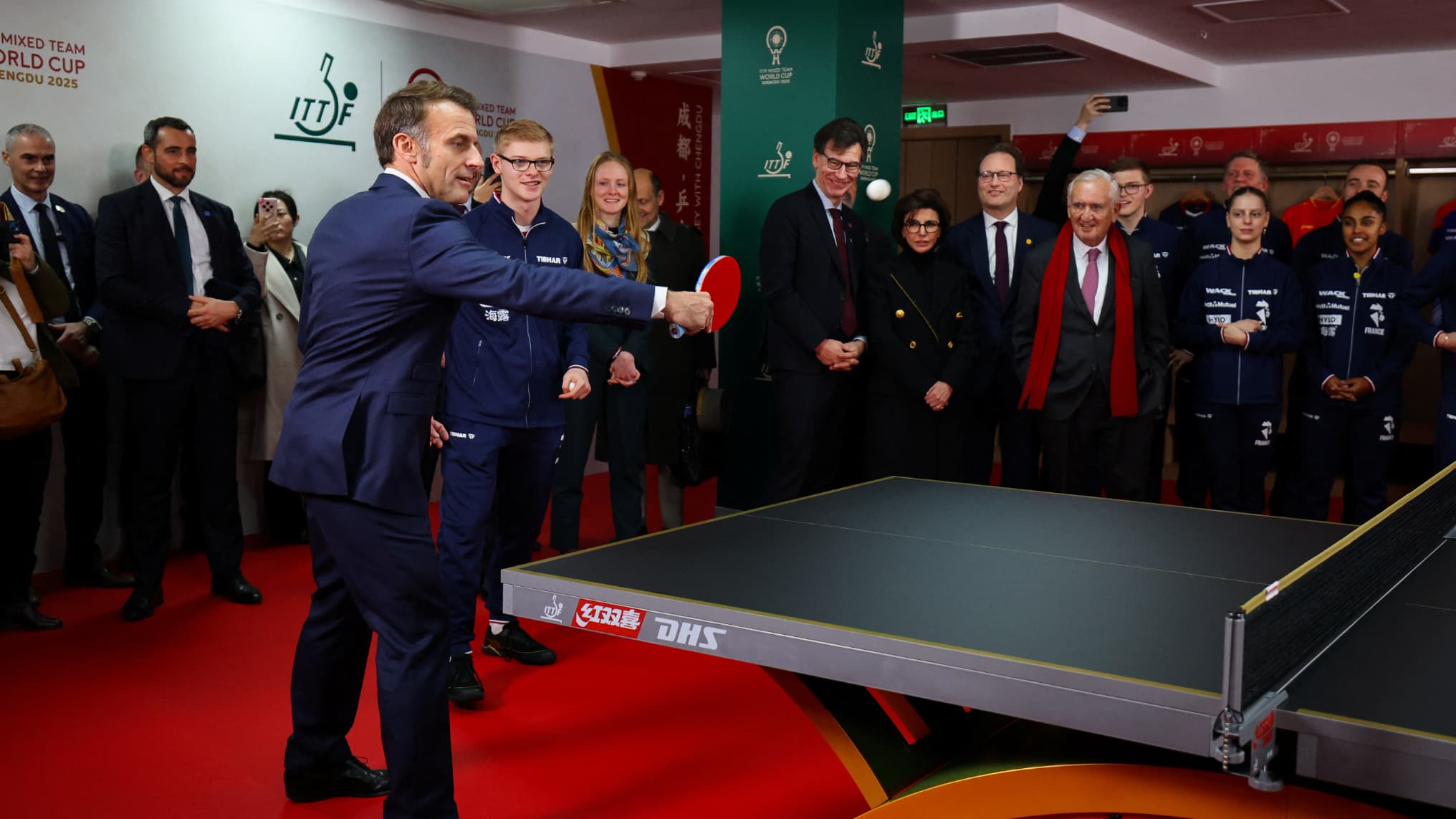 Tennis de table: Félix Lebrun et le président Macron associés pour un ...