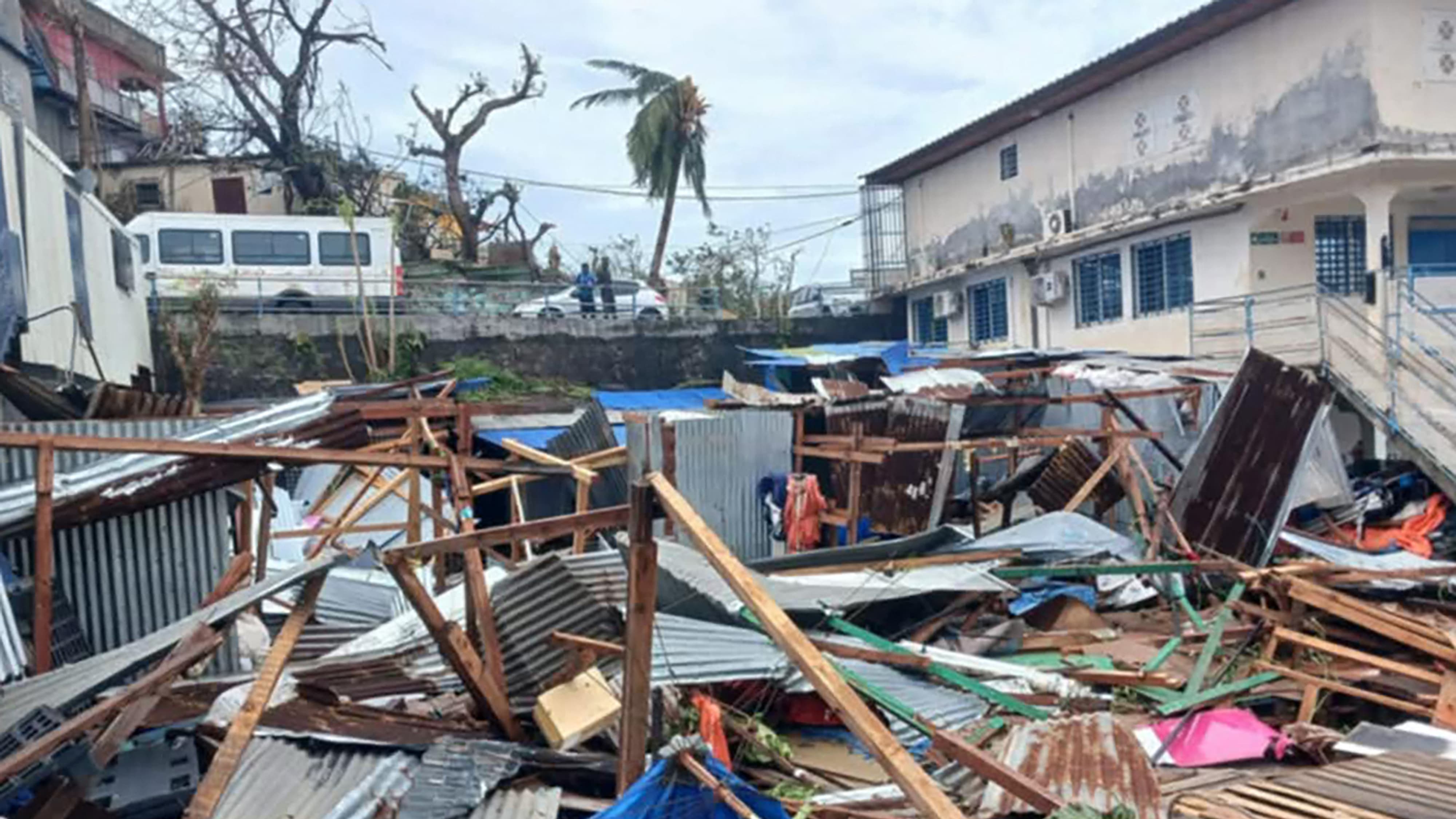 Mayotte ravagée par le cyclone Chido: les autorités redoutent des centaines de morts