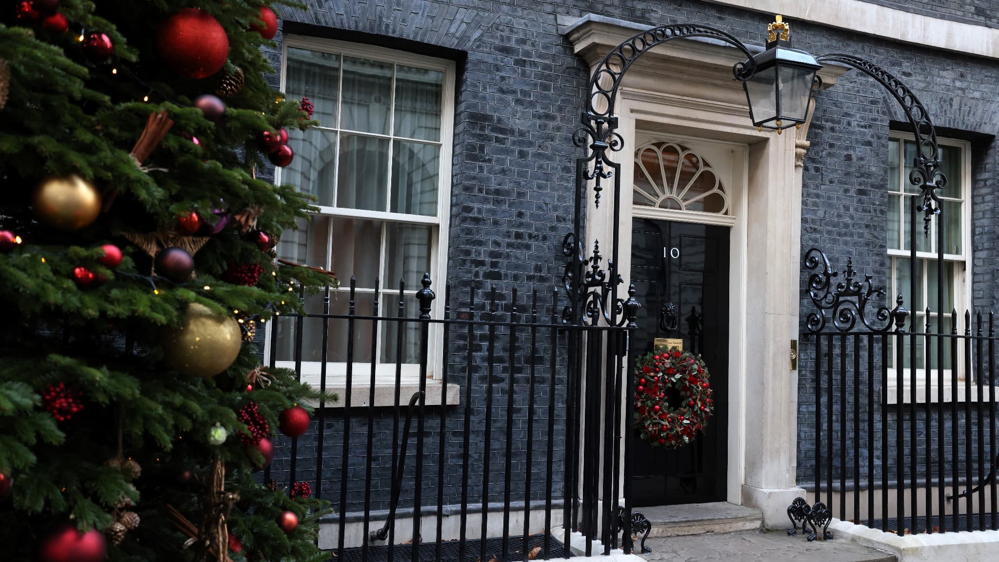Covid-19: Downing Street privé de Noël cette année après la polémique ...