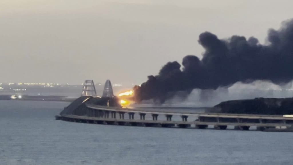 Guerre en Ukraine: un incendie s'est déclaré sur le pont de Crimée ...