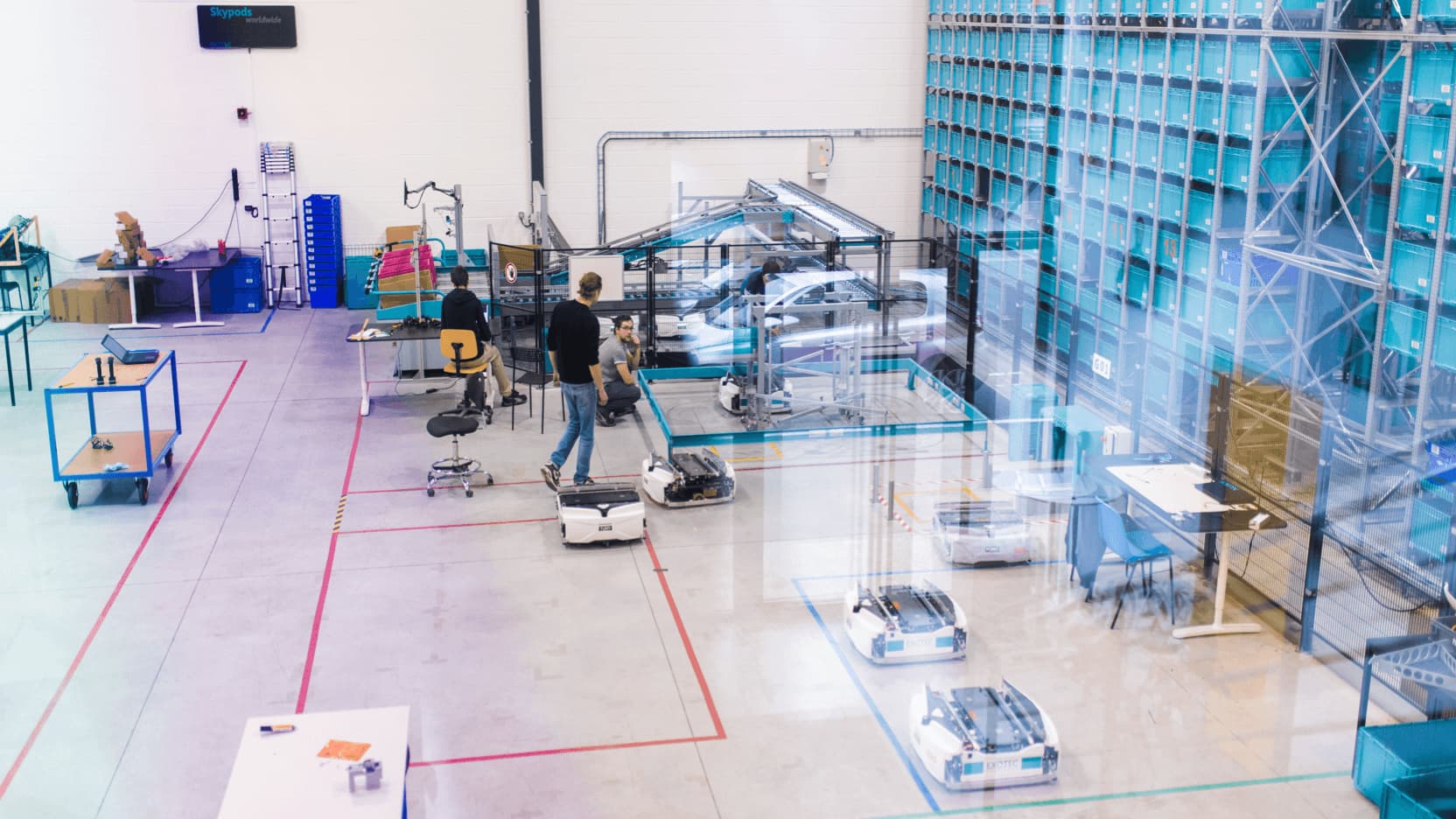 Pour gérer ses entrepôts, le géant Uniqlo choisit les robots du ...