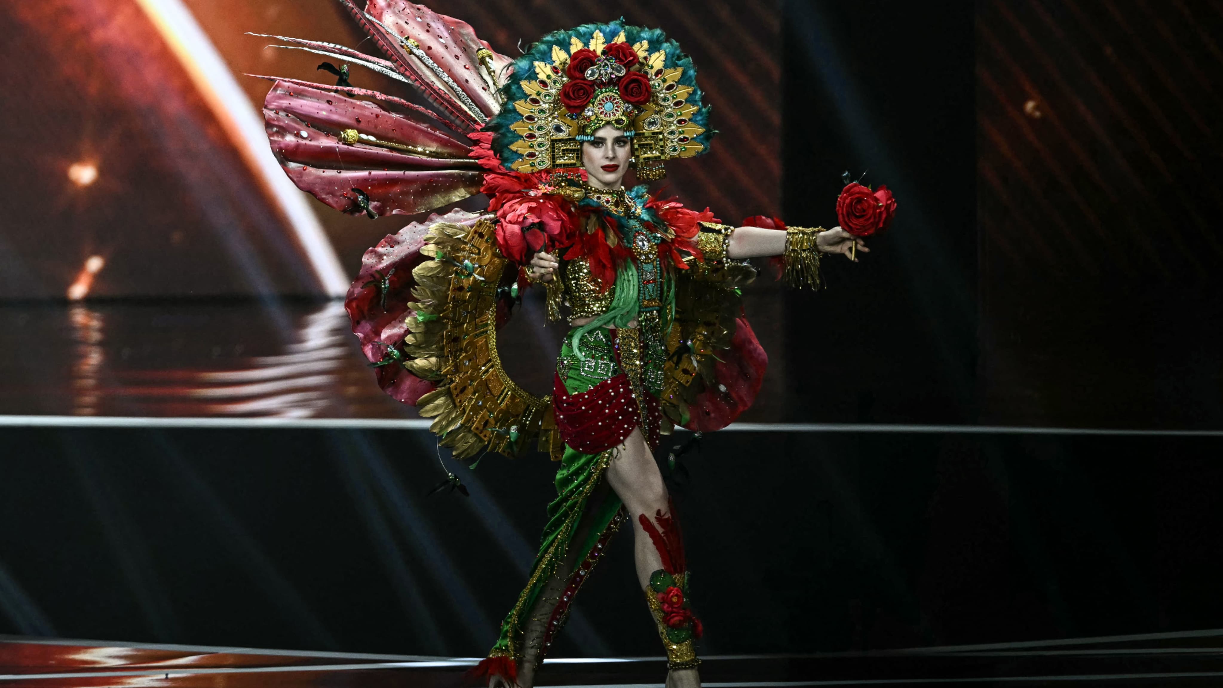 La candidate mexicaine Fatima Bosch prend sa revanche après avoir été ...