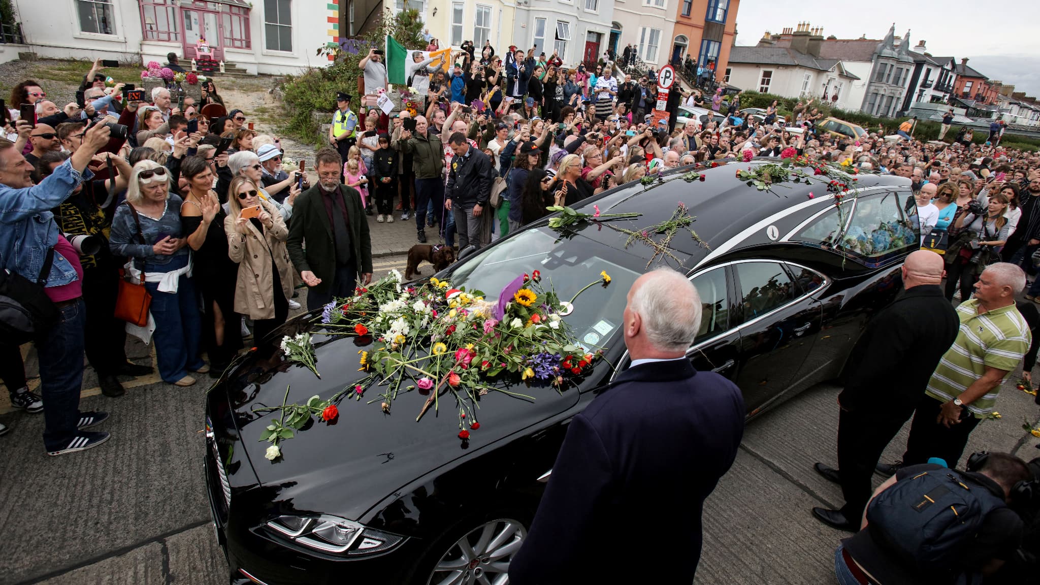 Sinéad O'Connor: un dernier hommage en Irlande, où des fans ont salué ...