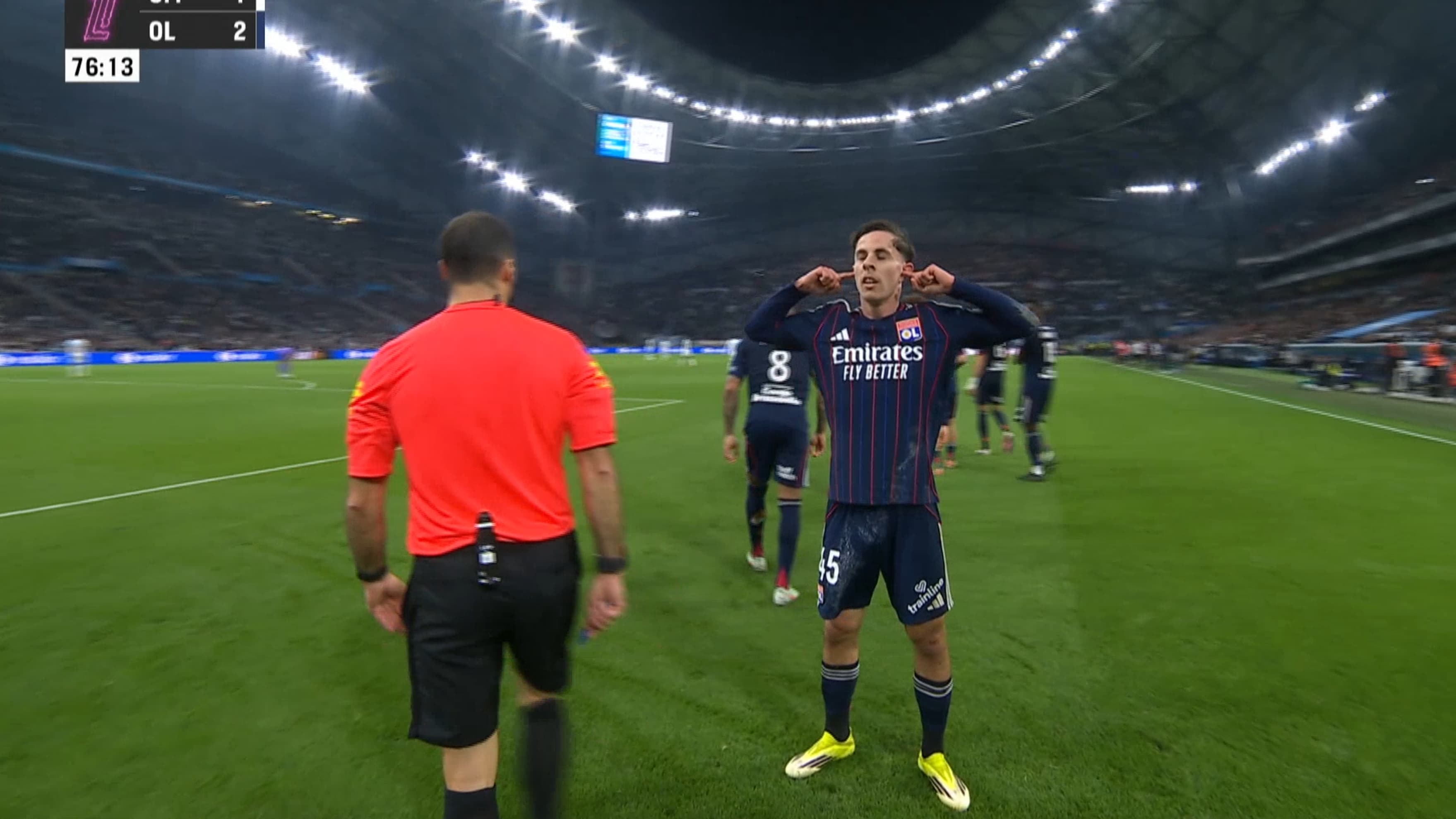 OM-OL: la célébration glaciale de Rémi Himbert devant le virage marseillais