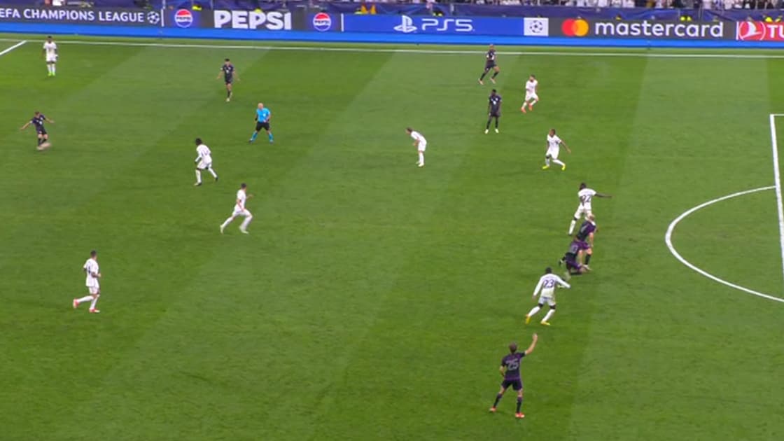 Real Madrid-Bayern: grosse polémique autour du but refusé à De Ligt pour hors-jeu en fin de match