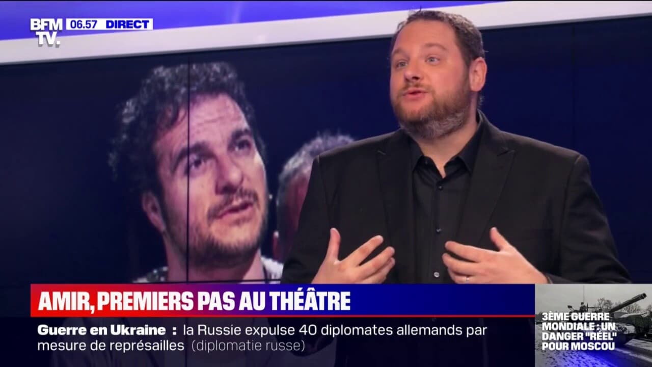 Amir fait ses premiers pas sur scène en interprétant le nageur d ...