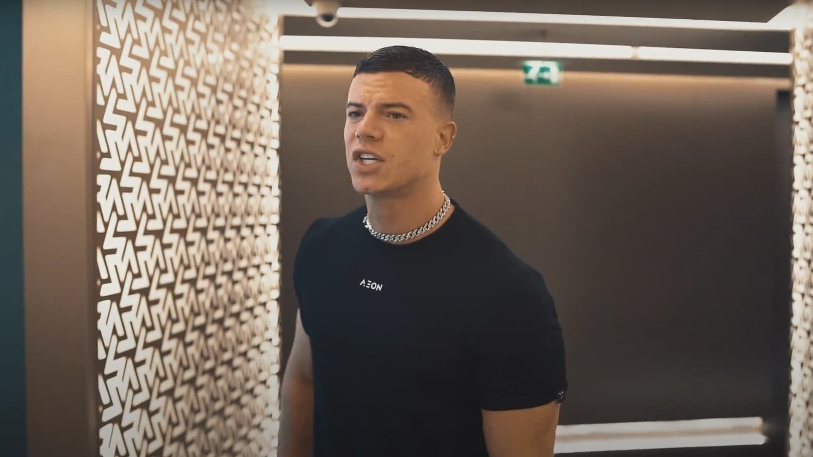 "Je n'oblige personne à regarder": accusé de nombreuses dérives, l ...