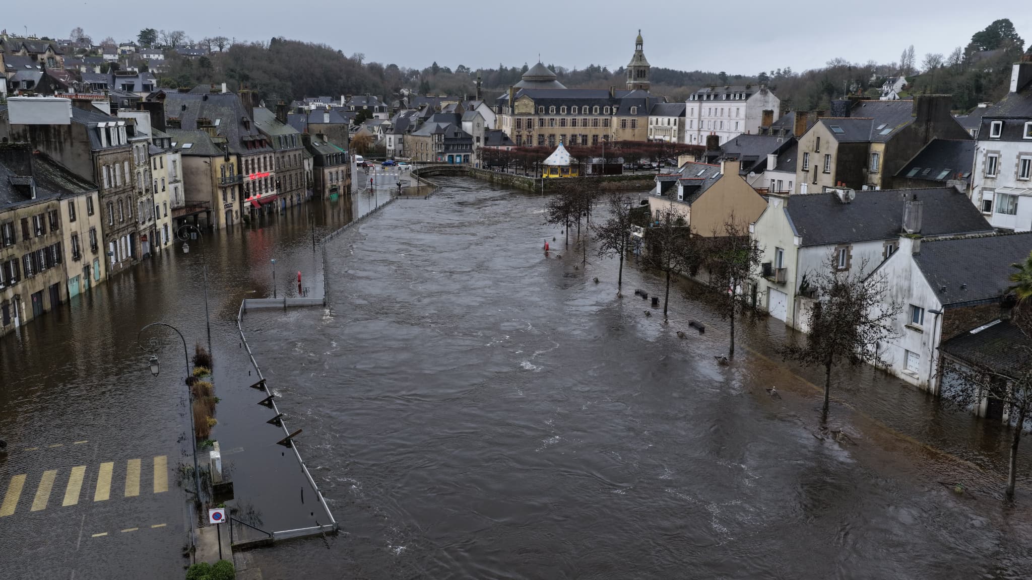Dépression Ingrid: les images aériennes des inondations dans le ...
