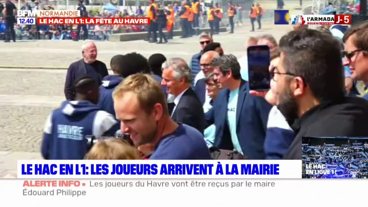 Le Havre: Édouard Philippe salue les joueurs du HAC