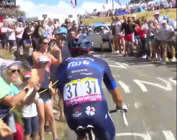 Tour de France: les images totalement dingues de Pinot traversant sa ...