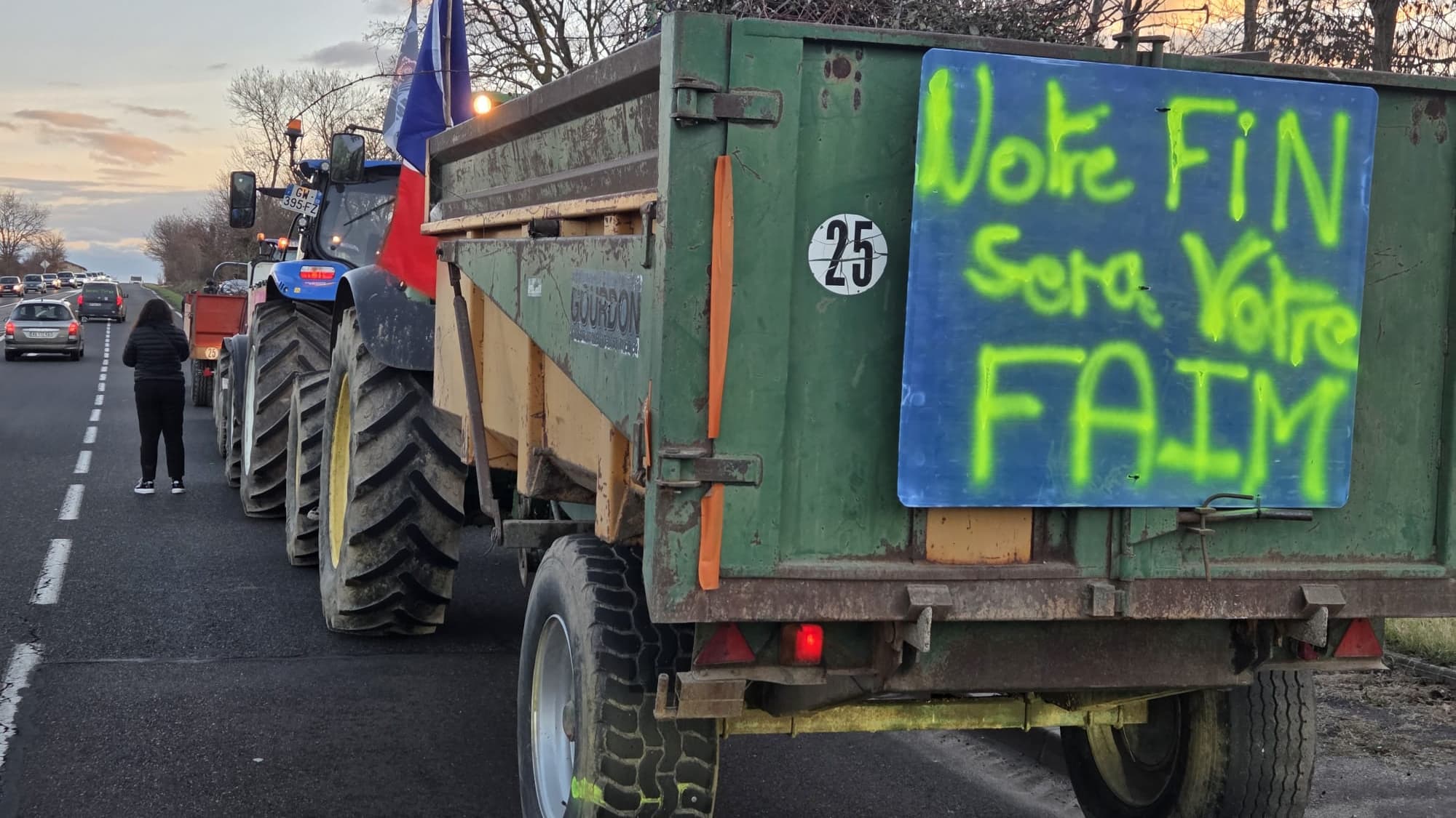 Mobilisation agricole: plusieurs convois de tracteurs convergent vers Lyon