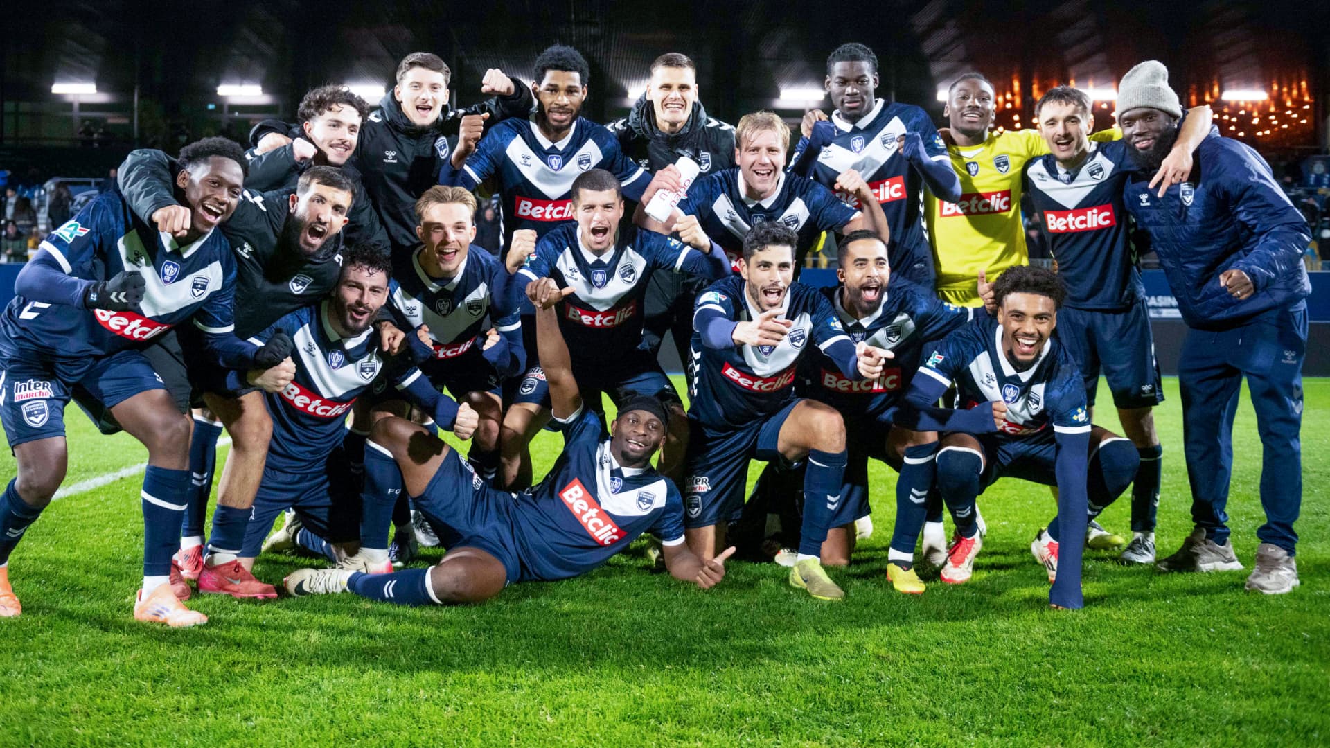 11 buts pour Saint-Étienne, la folle remontée de Bordeaux, des clubs de ...