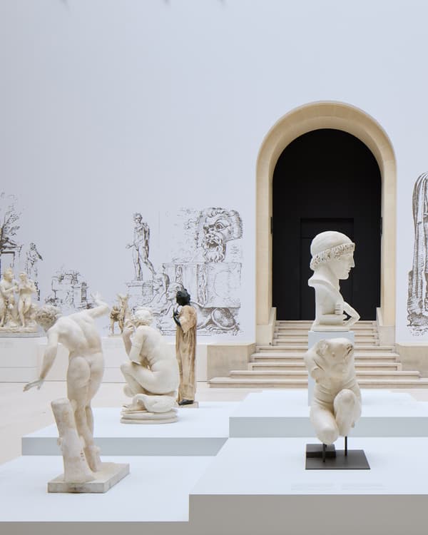 Bulgari célèbre Rome à travers l'exposition "Chefs-d’œuvre de la collection Torlonia" au Louvre