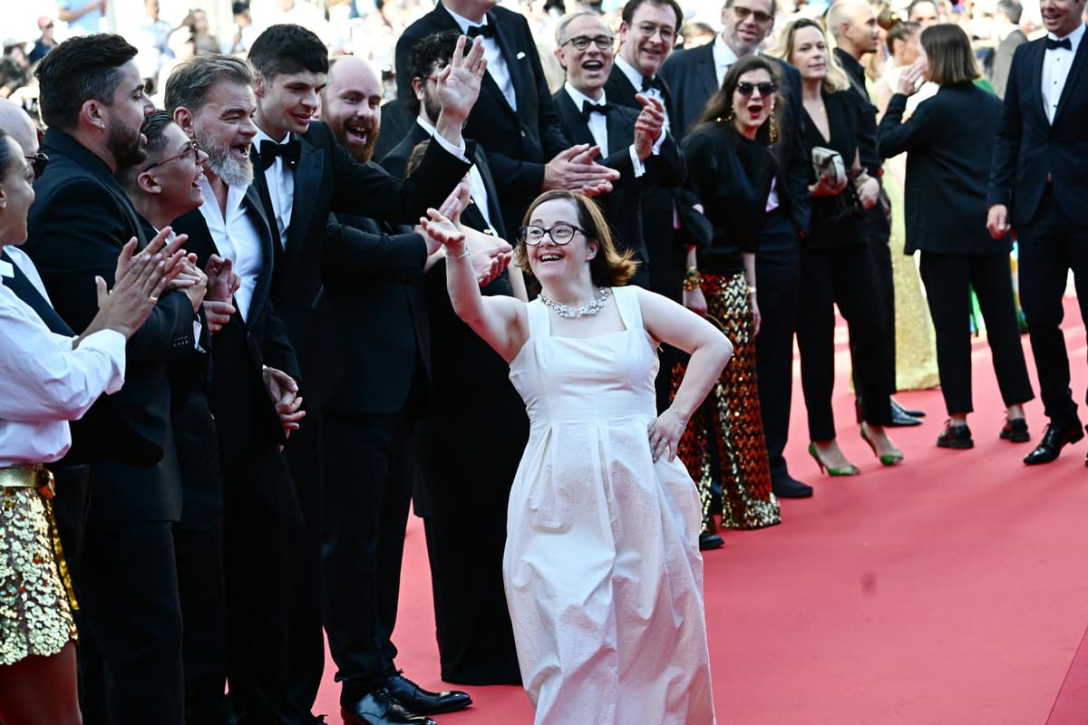 Gucci, Alexander McQueen... Comment étaient habillés les acteurs du film "Un p'tit truc en plus ...