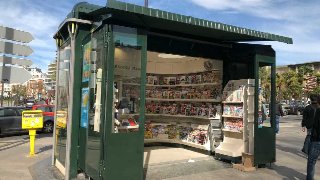 Paris commence l’installation de ses nouveaux kiosques