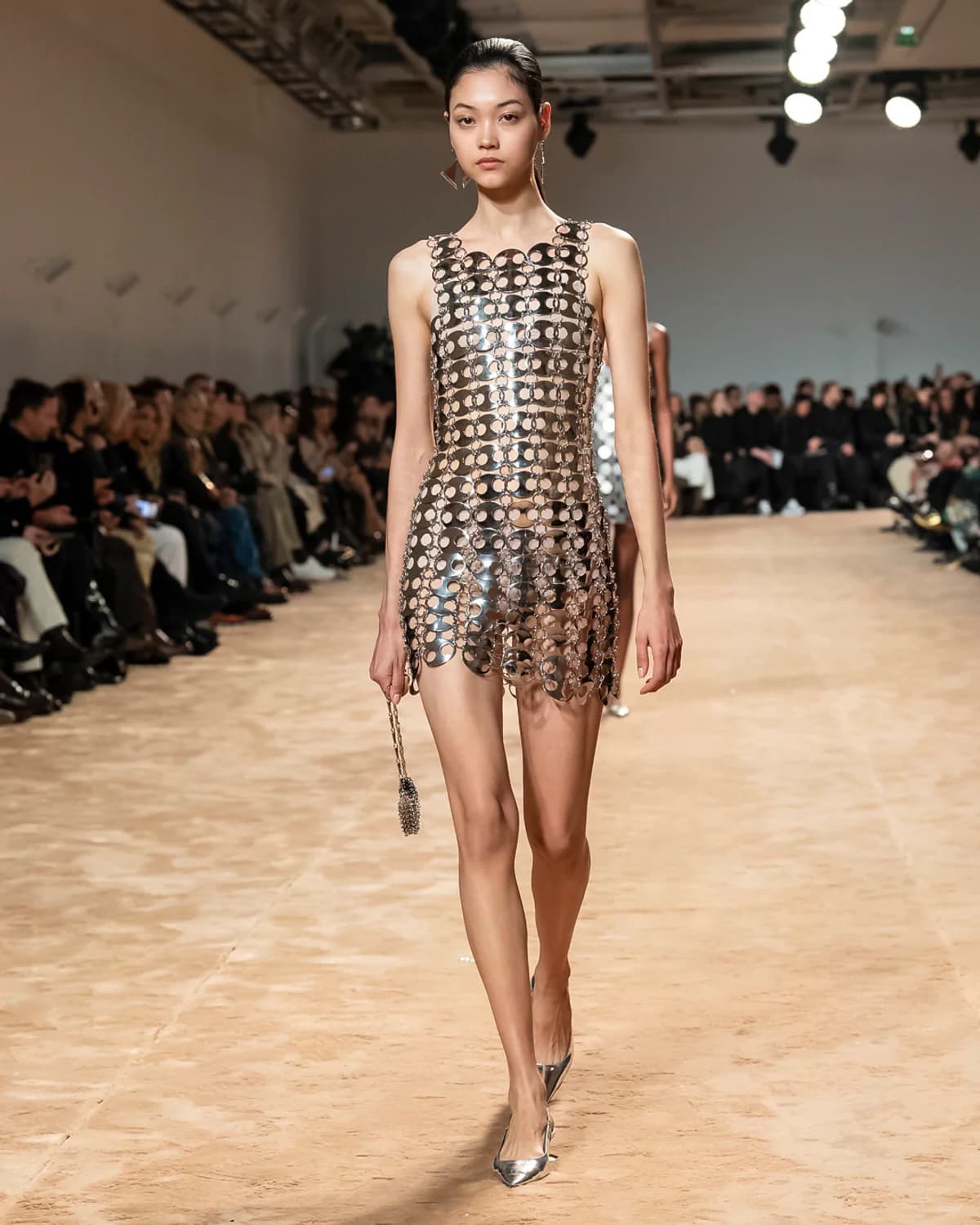 Paco Rabanne: premier défilé par Julien Dossena depuis la disparition ...