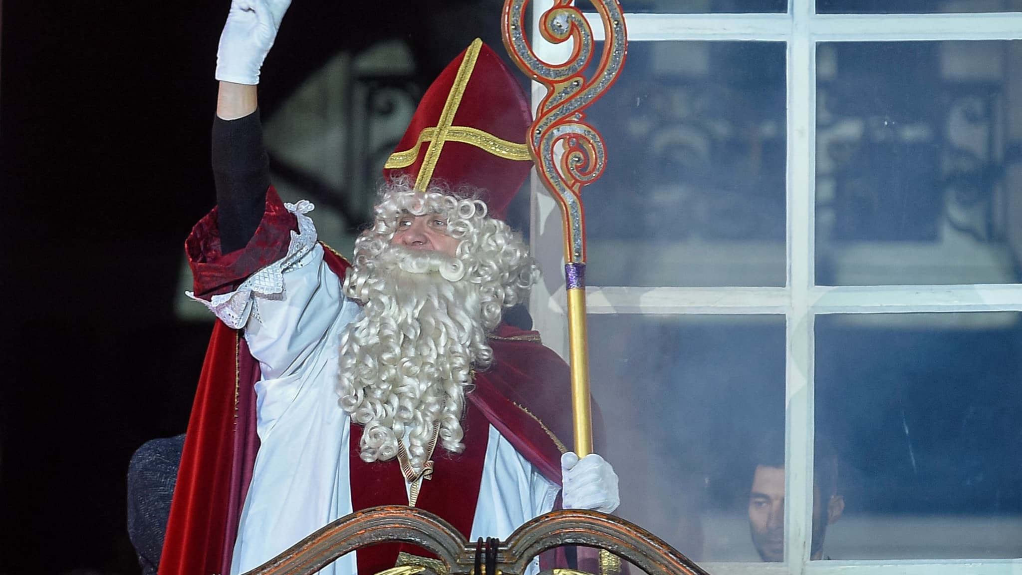 A Nancy, le Saint-Nicolas milite pour les gestes barrières et se fait ...