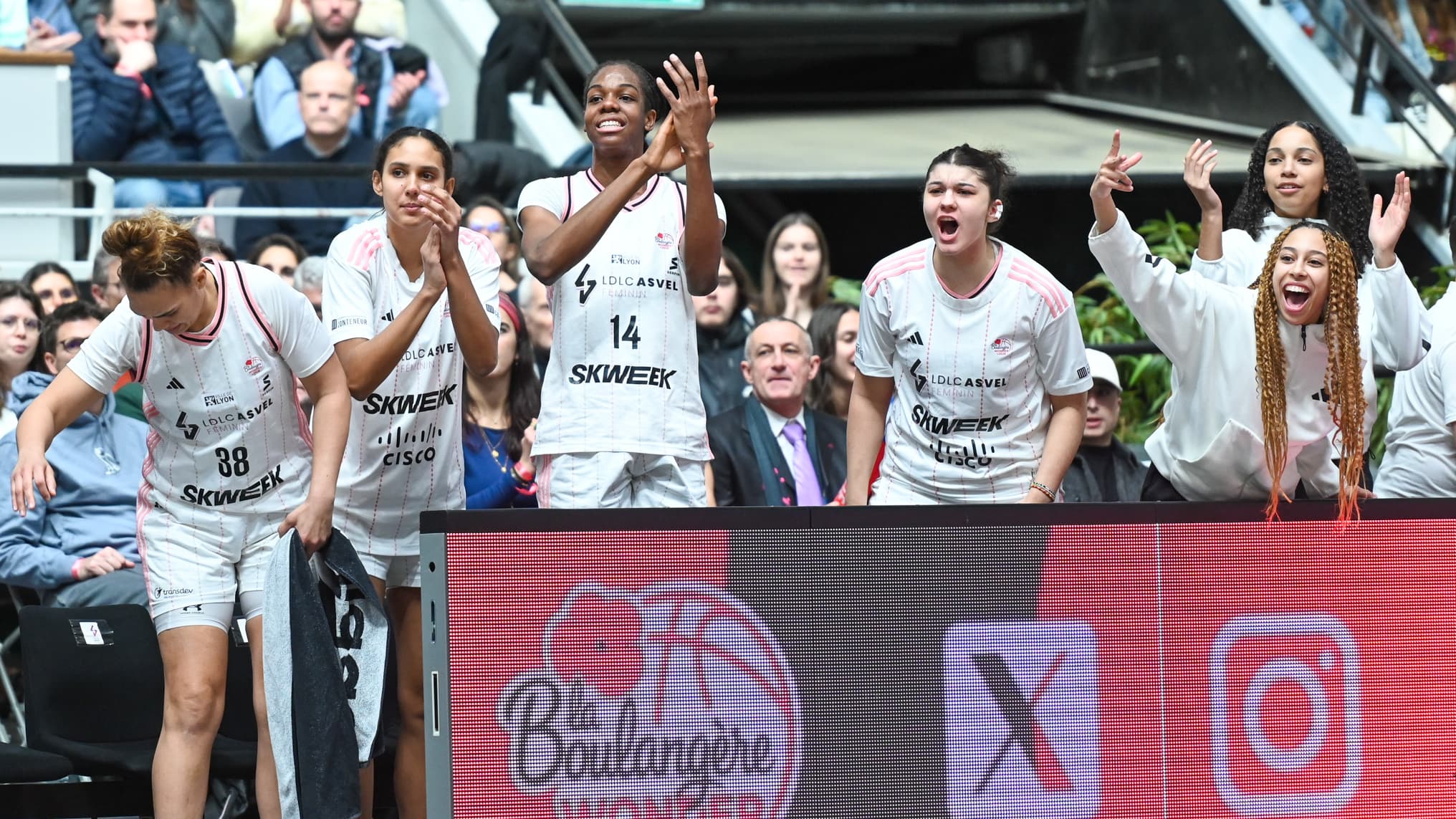 "C'est une victoire collective": l'ASVEL féminin finalement maintenu en ...