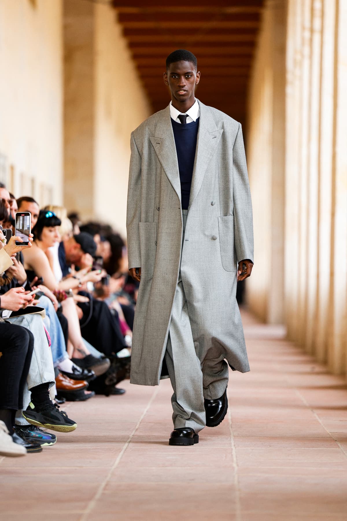 Givenchy: un défilé masculin hybride pour une vision fonctionnelle de ...