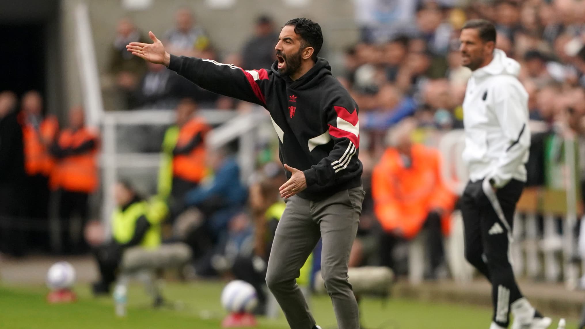 Manchester United: "Je me fous des critiques", à la dérive en Premier ...