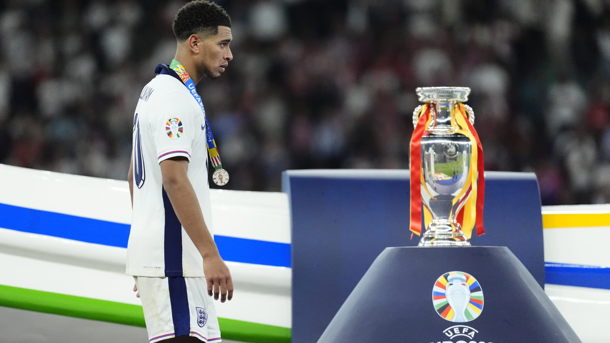 Euro 2024: Bellingham a tenté d'esquiver la cérémonie de remise du ...