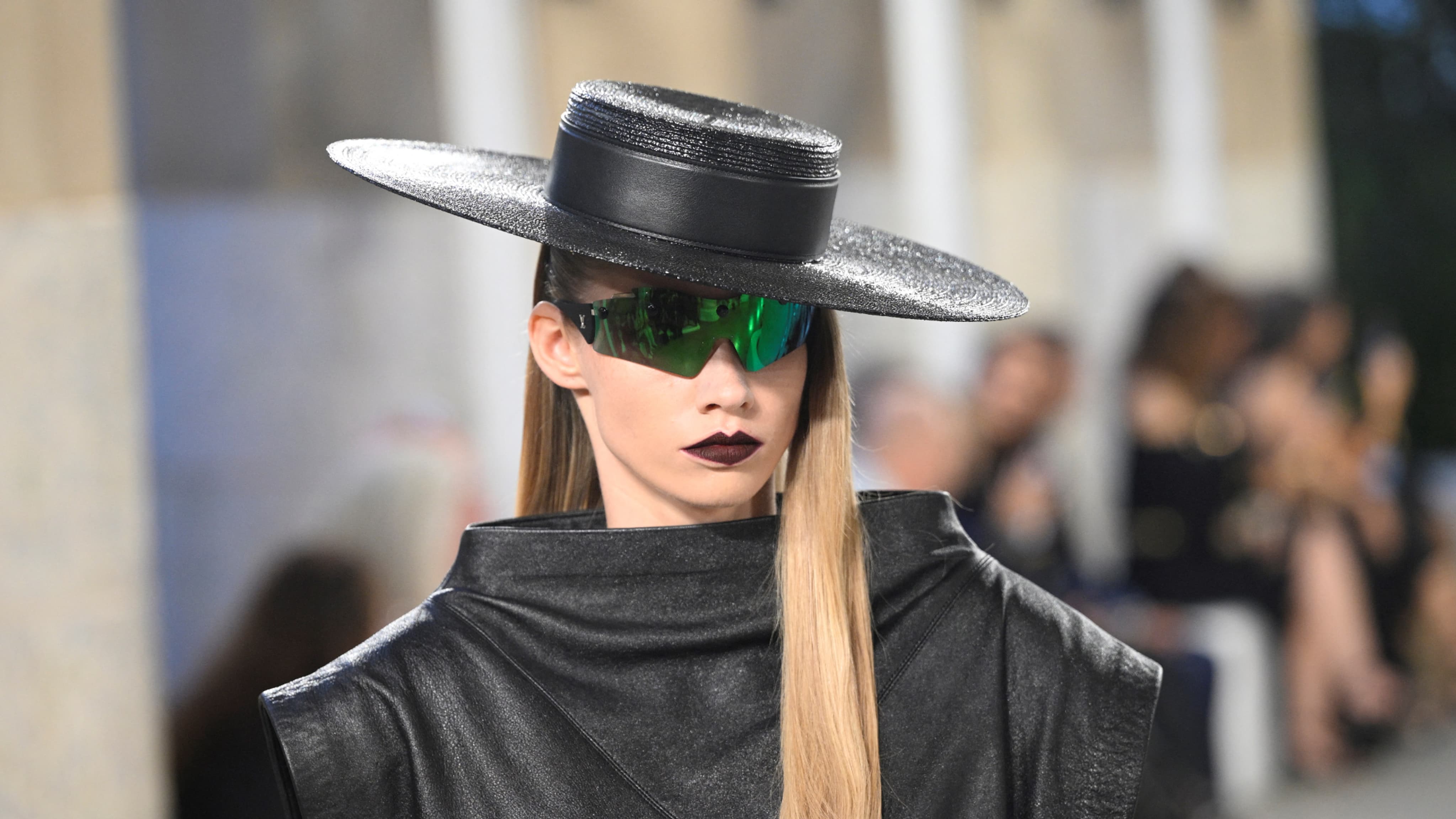 Louis Vuitton présente sa collection Croisière 2025 au cœur du parc ...