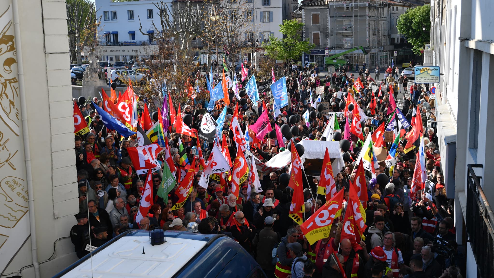 Emmanuel Macron dans l'Hérault: les manifestants privés de casseroles ... Emmanuel Macron dans l'Hérault: les manifestants privés de casseroles ...