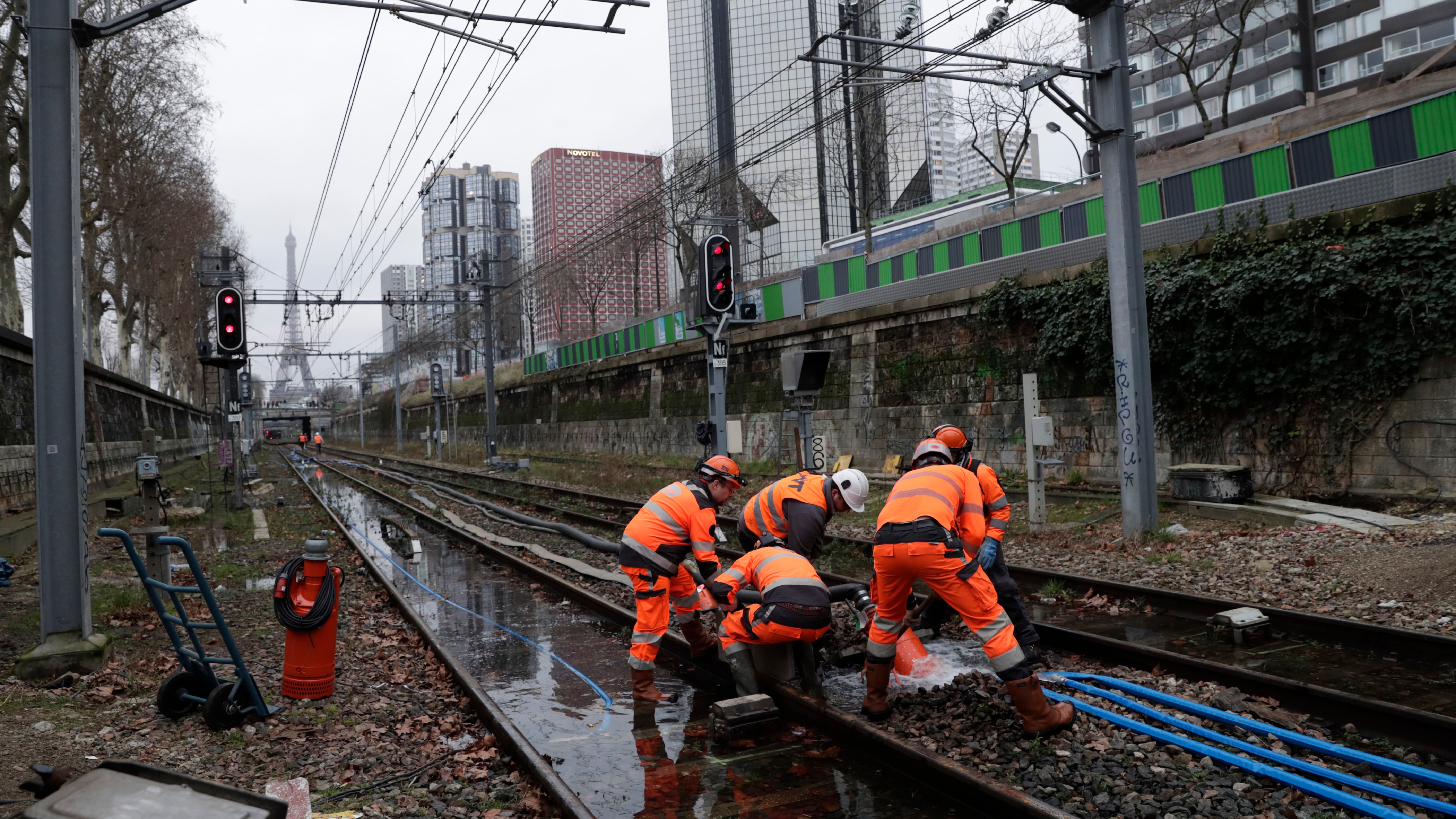 SNCF: la fin de l'embauche au statut cheminot fixée au 1er janvier 2020