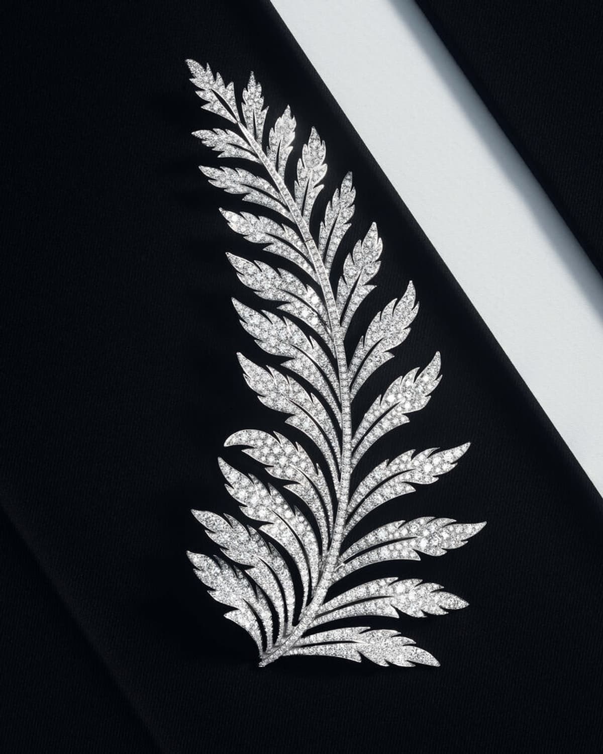 Boucheron dévoile une ligne de haute joaillerie inspirée de l'uniforme ...