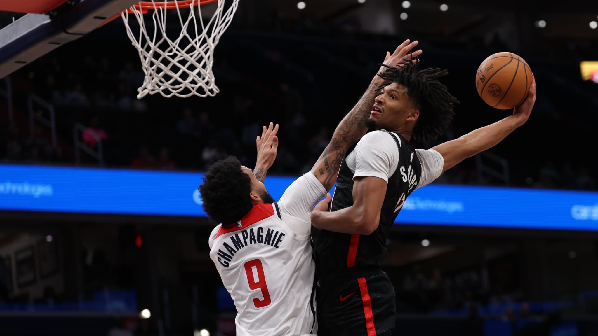 "L’un des plus grands dunks de l’histoire": le poster monstrueux de ...