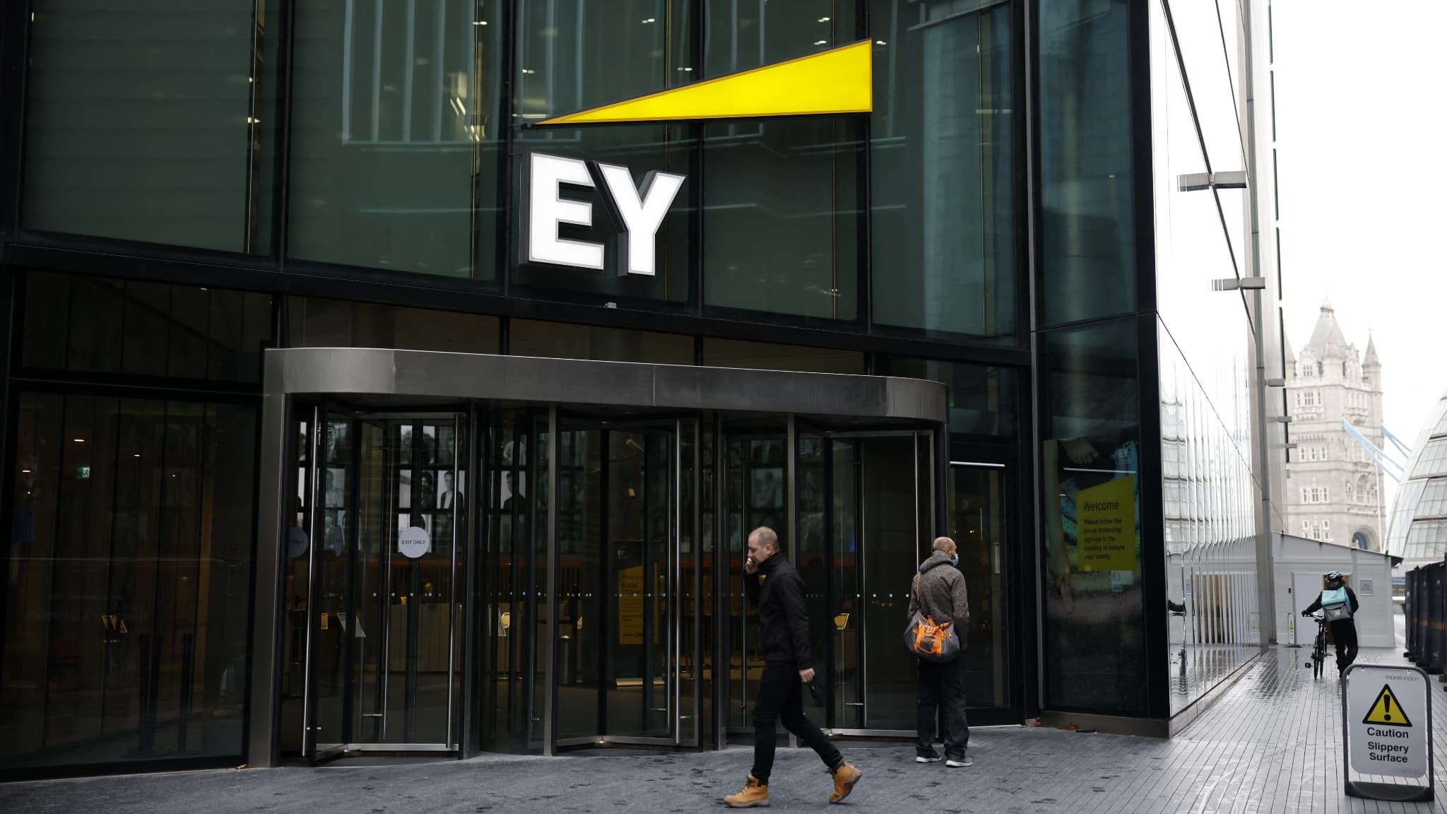 Référendum chez EY: les salariés votent pour la fin du temps de travail ...