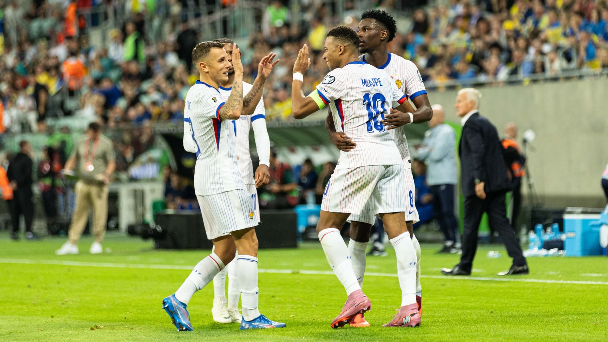 France-Islande: pourquoi le coup d'envoi du match des Bleus a été ...