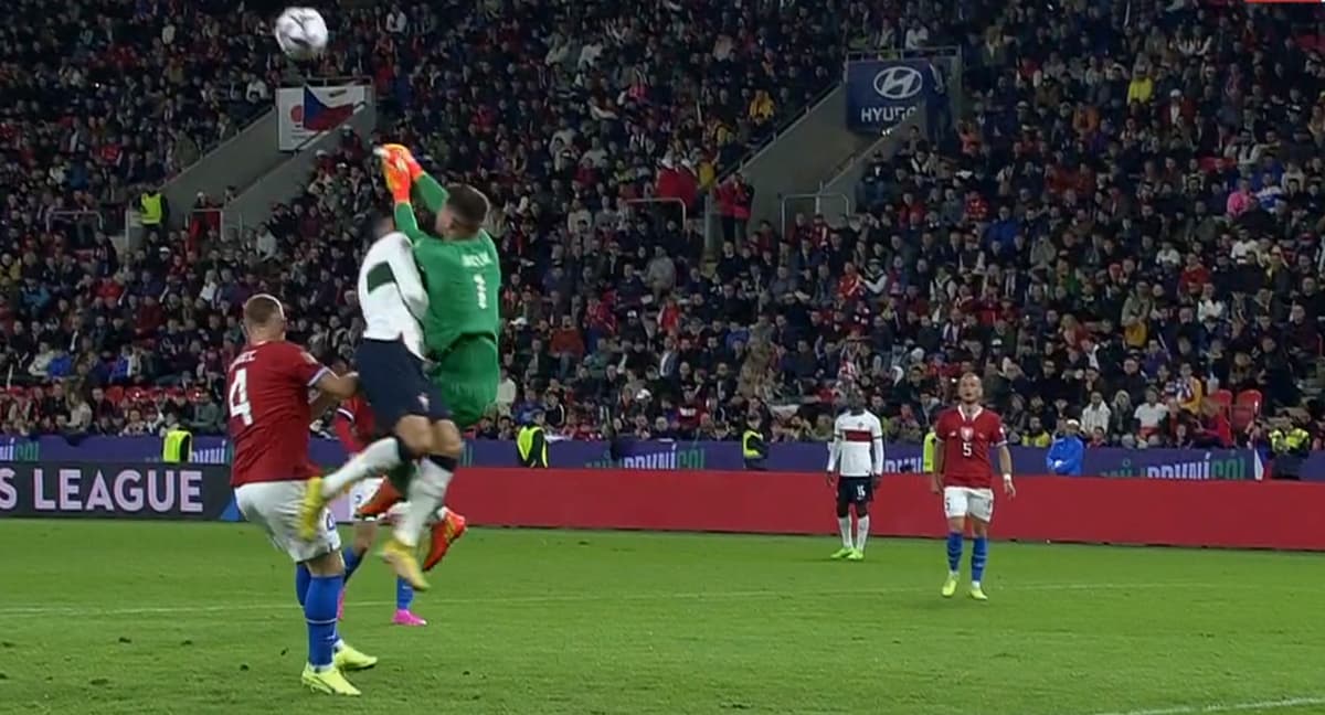 Portugal: les images impressionnantes du choc de Cristiano Ronaldo avec ...