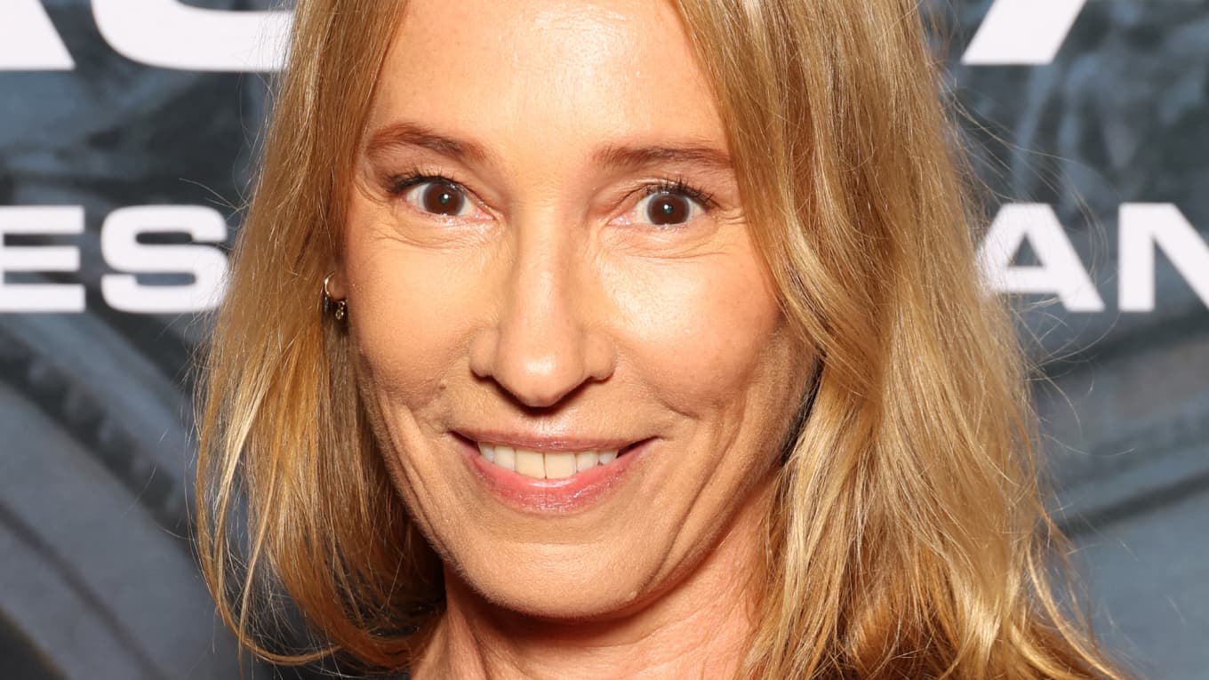 "L'Enragé": Emmanuelle Bercot va adapter le roman de Sorj Chalandon ...