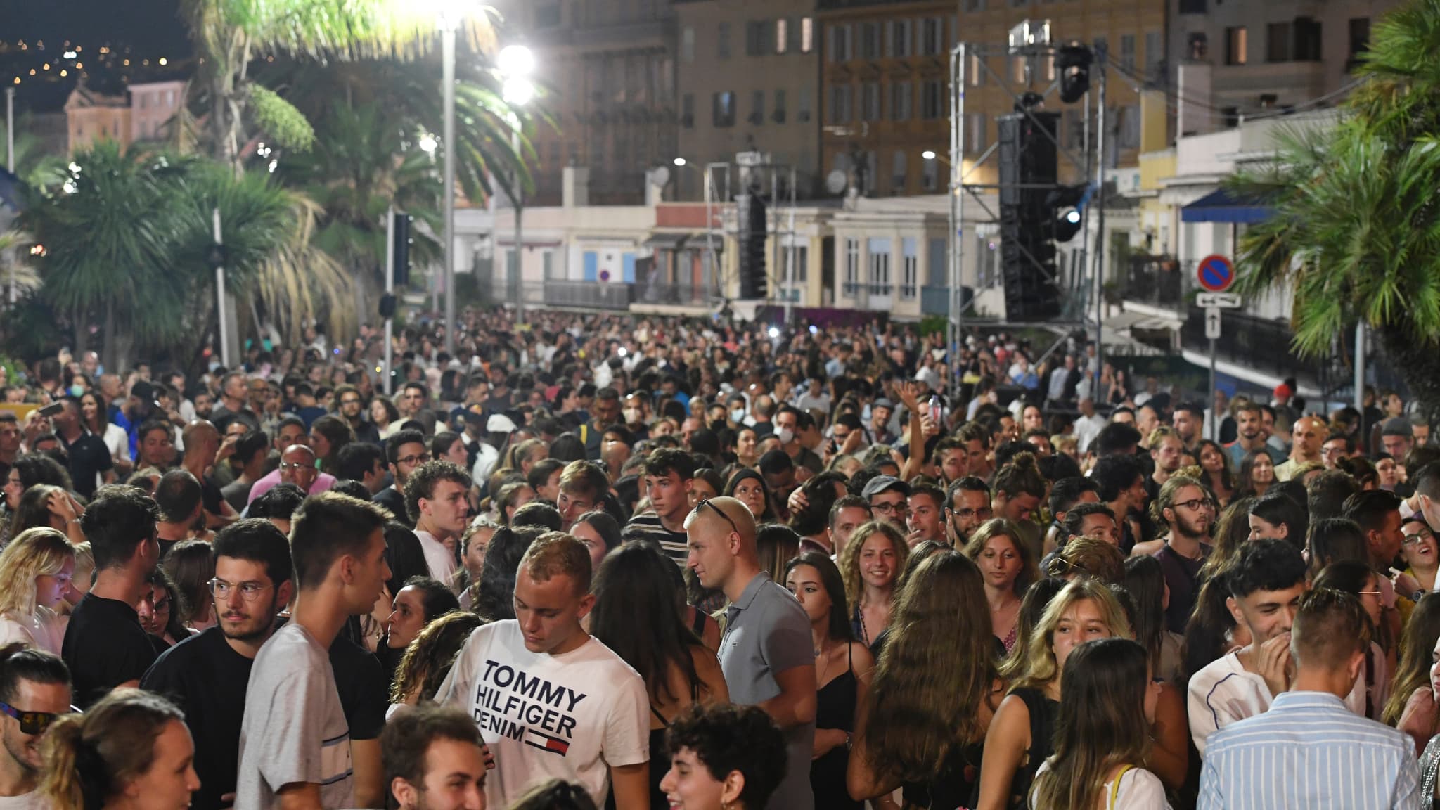 Nice: inquiétudes après un concert du DJ The Avener organisé avec 5000 ...