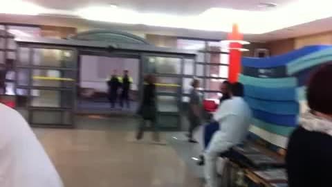 Opération coup de poing à l'hôpital Beaujon - Témoins BFMTV