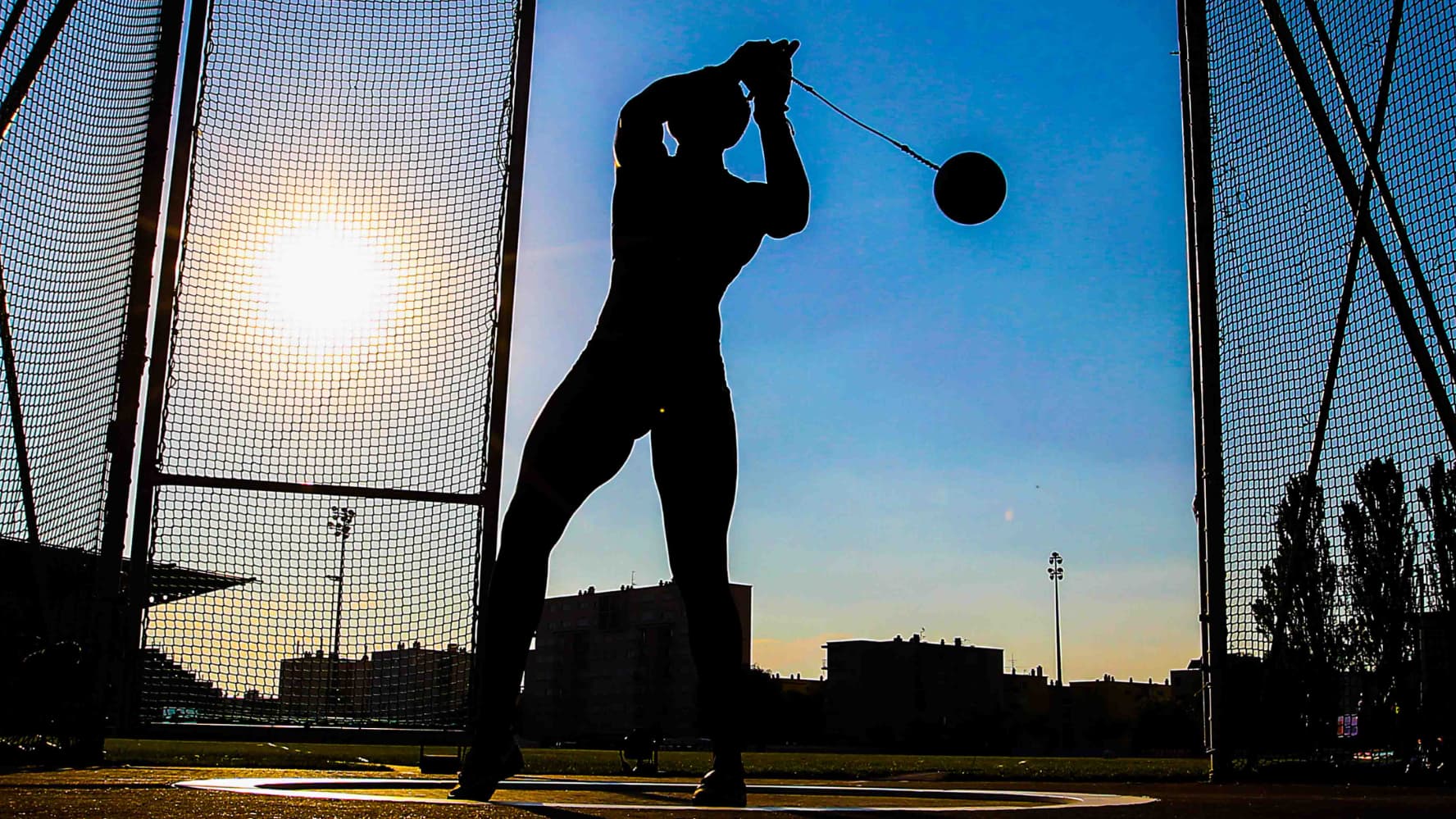 Un spectateur est mort en recevant un marteau pendant une épreuve de ...