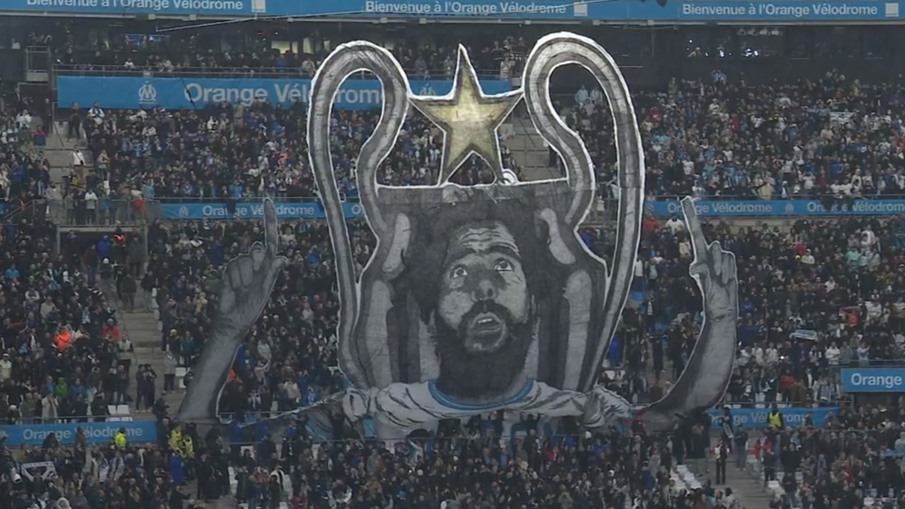 OM-PSG: le tifo très chambreur des Marseillais pour le PSG avant un ...