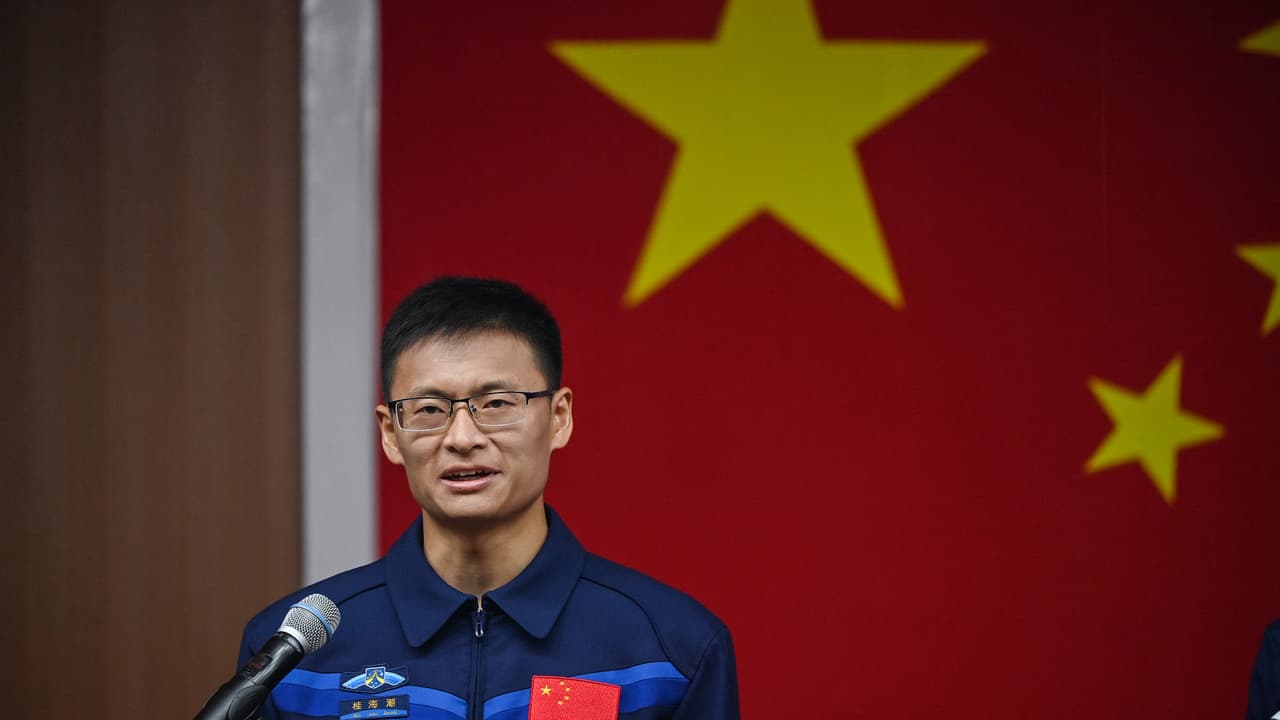 Gui Haichao, le premier astronaute civil chinois, est parti en mission ...