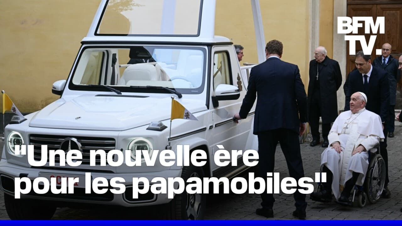 Le pape François découvre sa nouvelle papamobile, pour la première fois ...