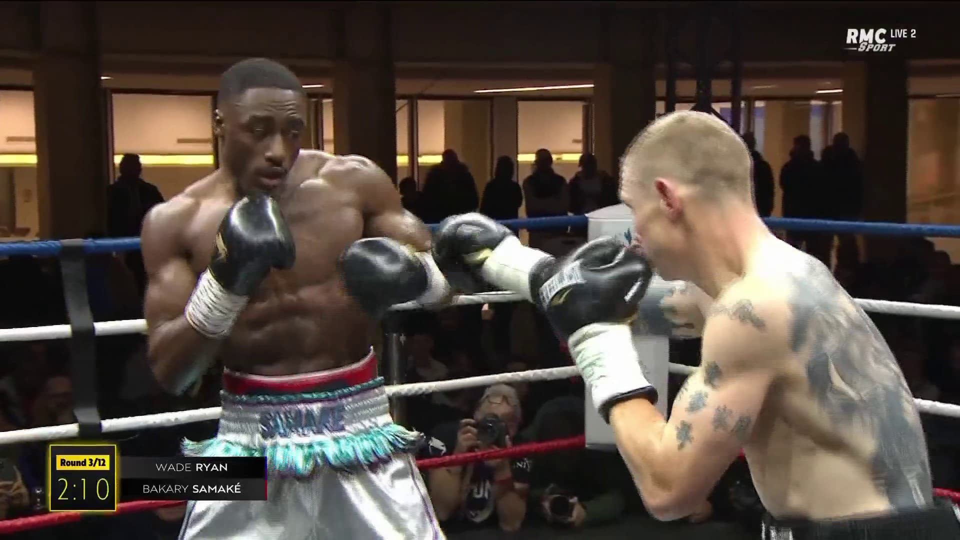 Boxe: la victoire en patron de Bakary Samaké contre l’Australien Wade Ryan à Châtelet