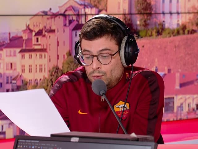 Rugby: qui est Théo Attissogbe, le jeune ailier de 20 ans du XV de France?