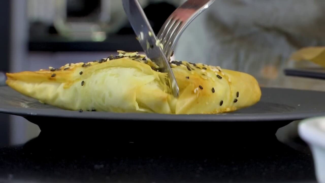 Tyropita, ou feuilleté à la feta, ma recette estivale avec la cheffe ...