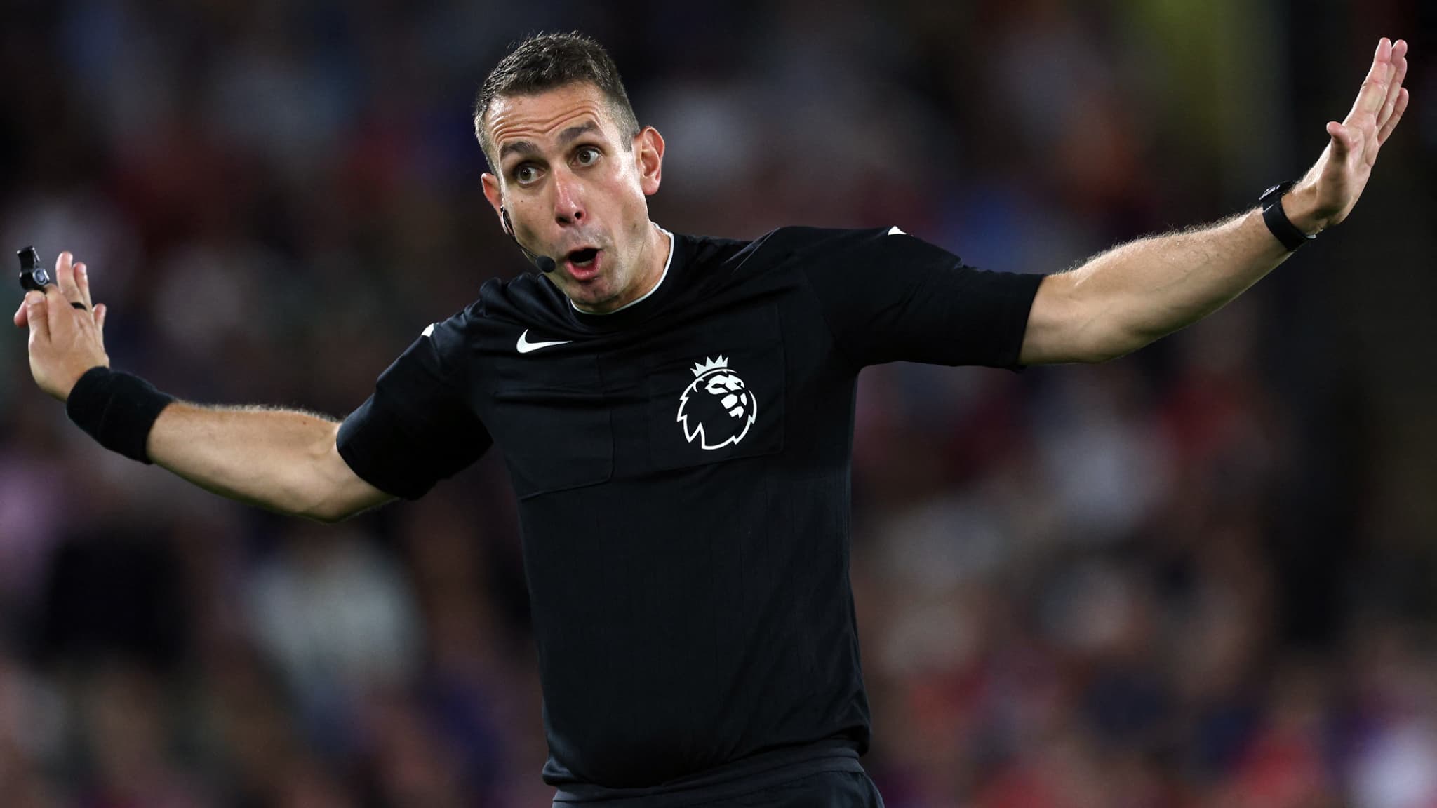 L’arbitre anglais qui avait insulté Klopp et fait semblant de sniffer ...