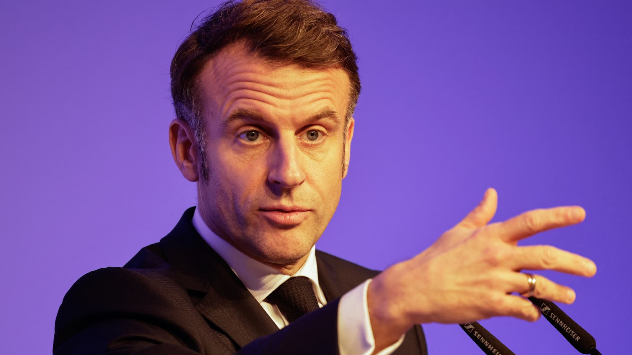 Emmanuel Macron exhorte l'Europe à refuser la "vassalisation heureuse ...