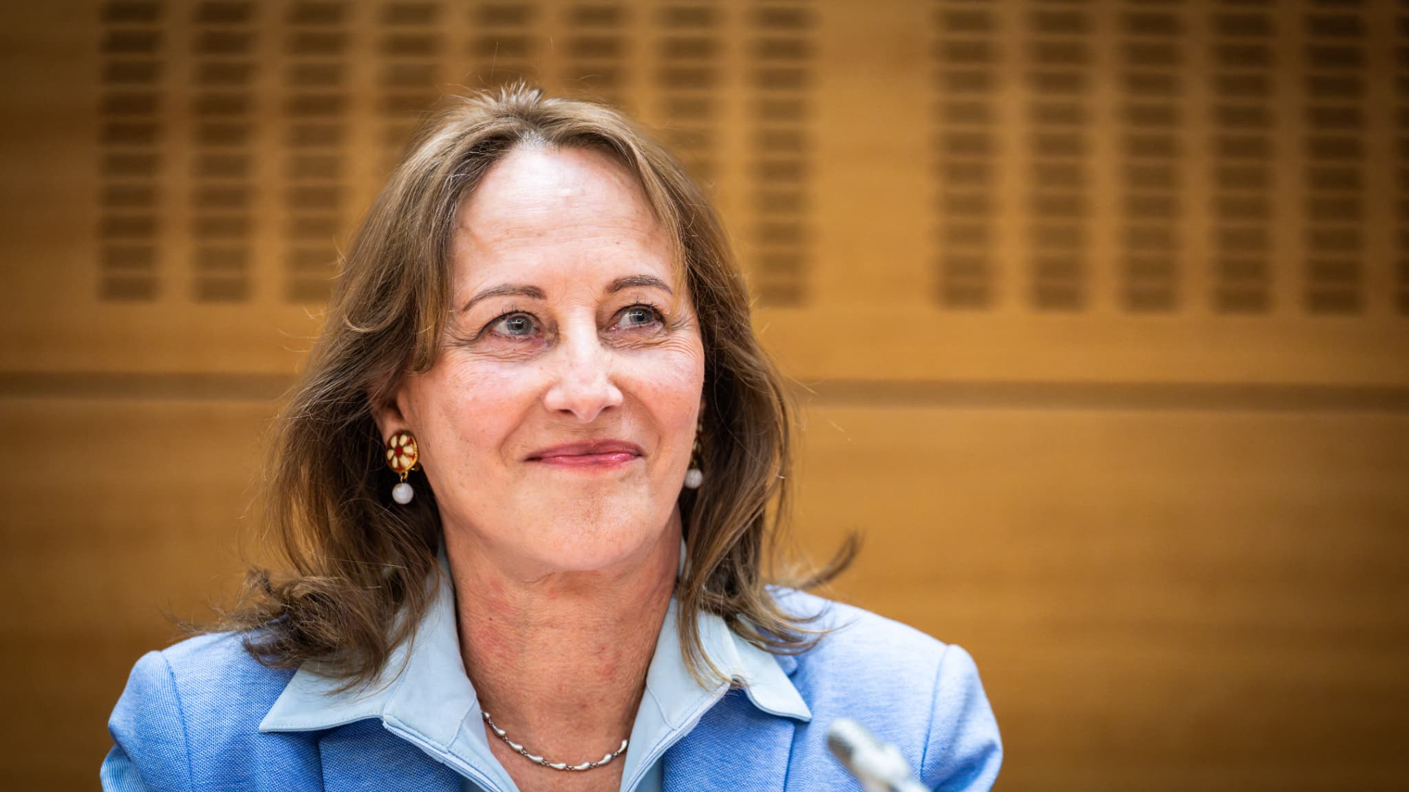 "De quoi a-t-elle peur?": en Algérie, Ségolène Royal charge la France ...