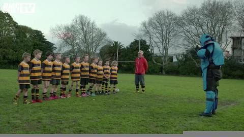 Quand Dan Carter se transforme en « Tackling Man