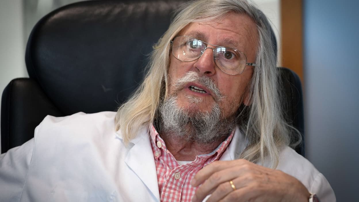 Emmanuel Macron rencontre, à Marseille, le professeur Didier Raoult