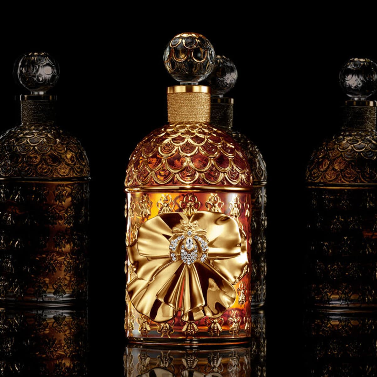 Sélection calendrier de l'Avent: le parfum bijou par Guerlain et Begüm Khan