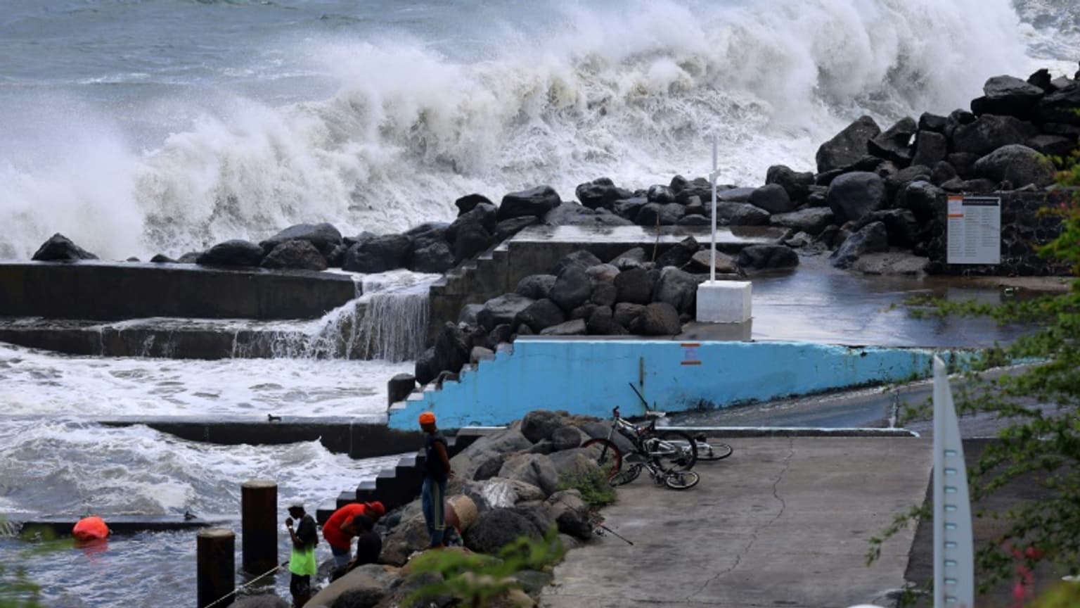 Cyclone Garance: La Réunion va passer en alerte rouge, des rafales à ...